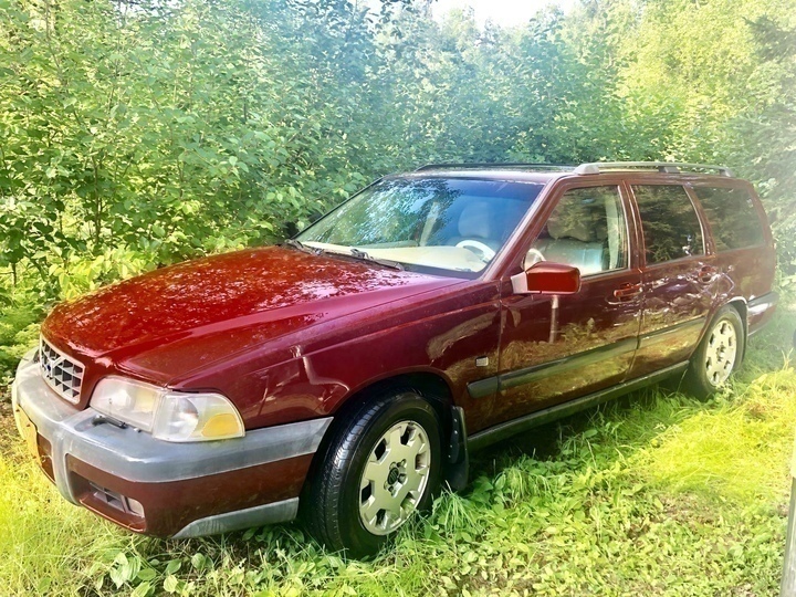 Alaska's List : Automobiles : 2000 Volvo V