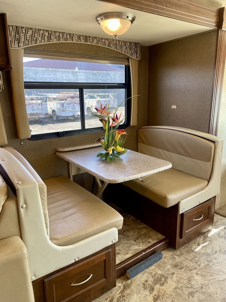 Alaska's List : Motorhomes : 2016 Coachmen