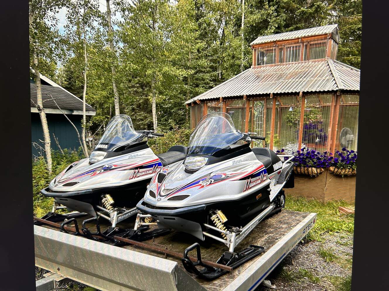 Alaska's List : Snowmachines : 2001 Yamaha